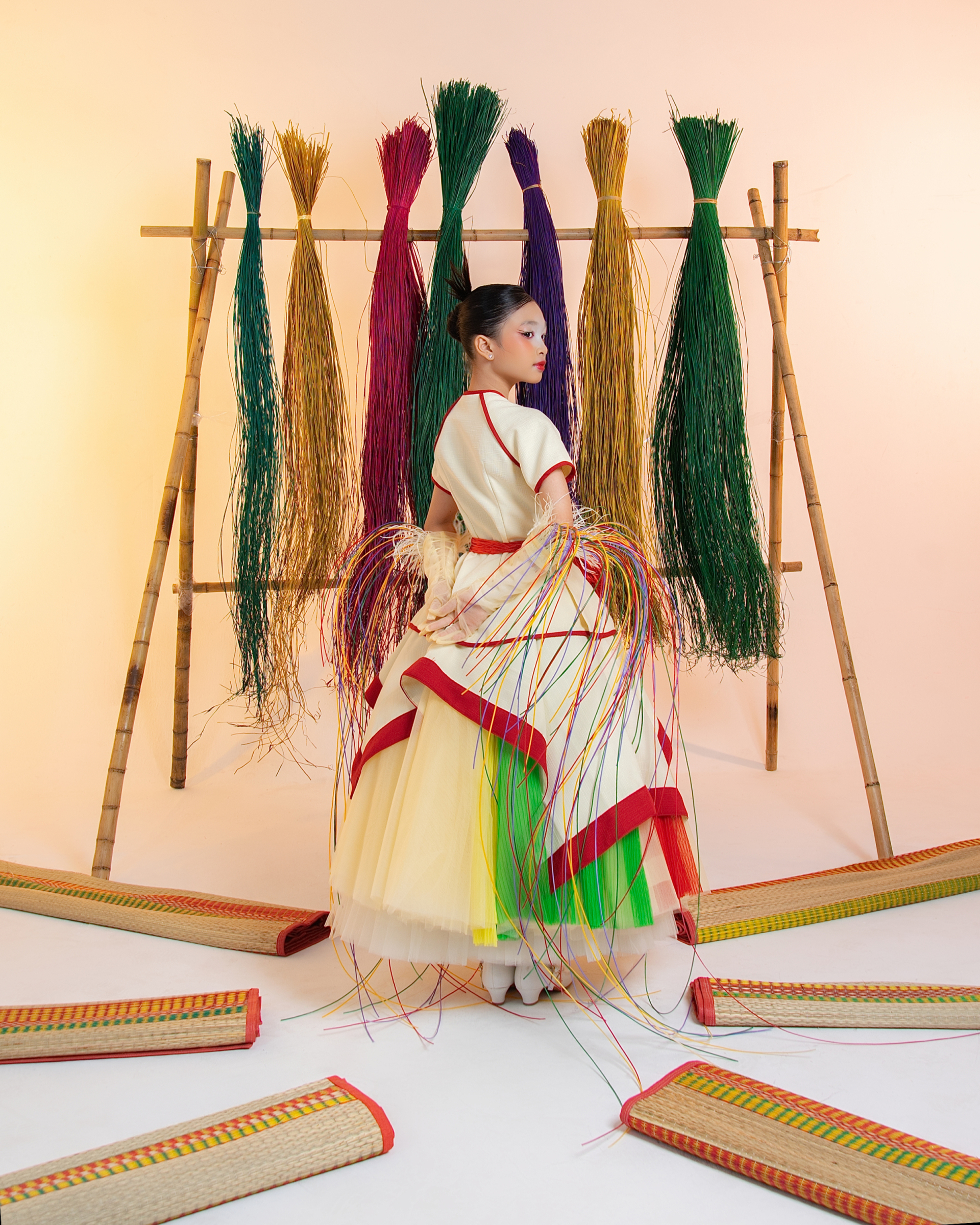 Á quân Vietnam’s Next Top Model 2025 đầy ma mị trong BST mới của NTK ...