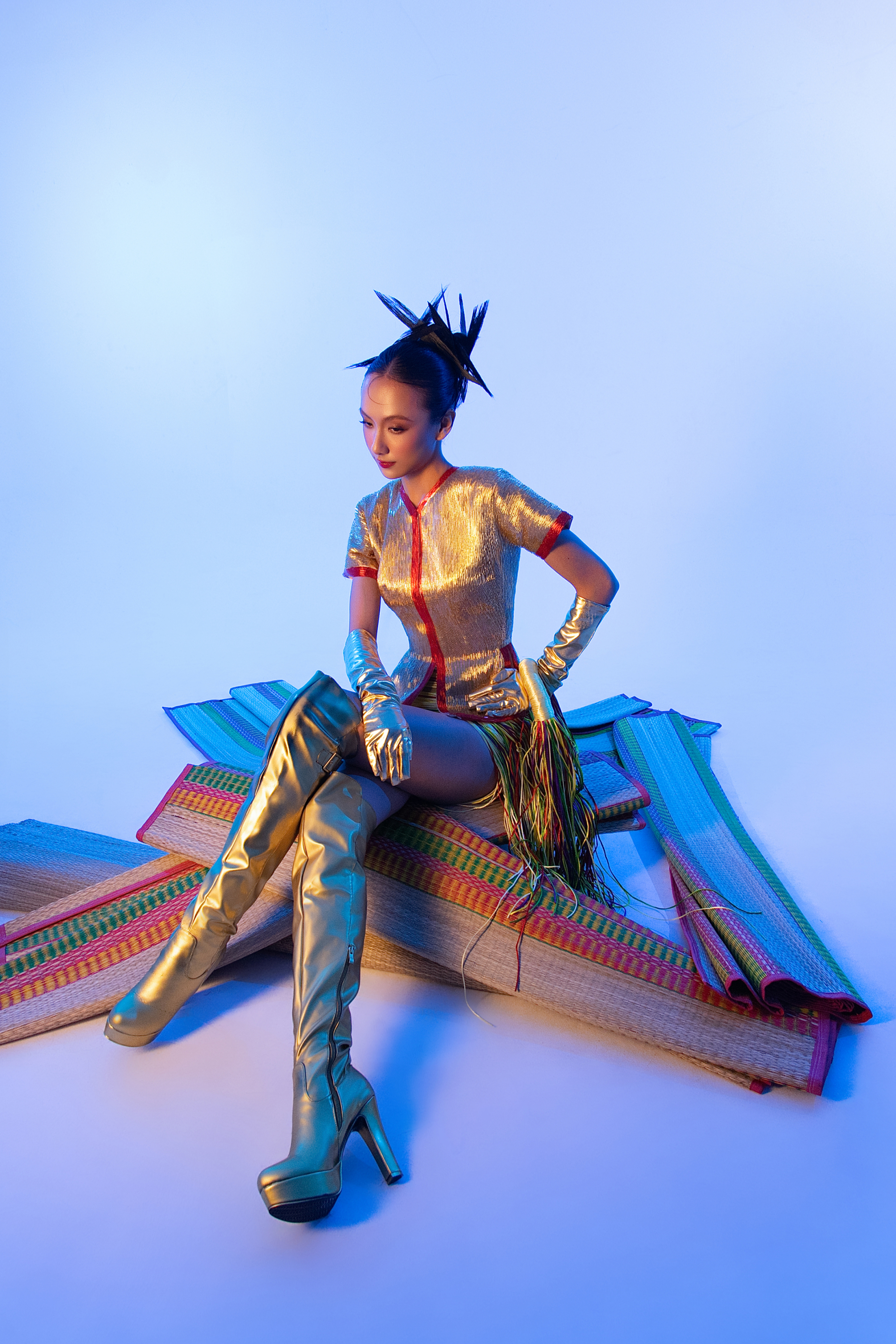 Á quân Vietnam’s Next Top Model 2025 đầy ma mị trong BST mới của NTK ...