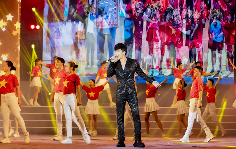 Thêm bất ngờ về gia thế của Nathan Lee: ông cố được Bác Hồ tặng thưởng ...