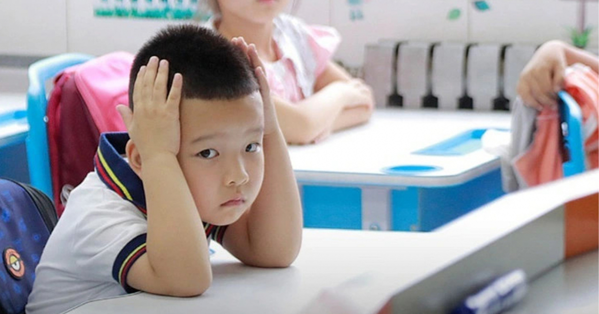 Ấm ức vì bị phạt sinh nhiều con, bố đặt tên con bằng đúng số tiền phạt