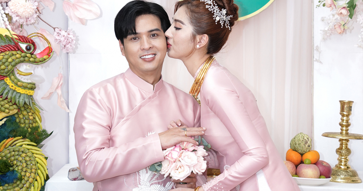 6 lời hứa Hồ Quang Hiếu gửi vợ trong đám hỏi, liên quan đến chữ tiền khiến cô dâu xúc động nghẹn ...