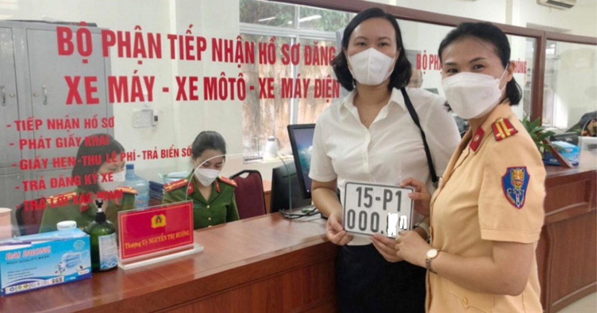 Sau 15/8, nếu không đổi biển số cũ sang biển số xe định danh thì có bị ...