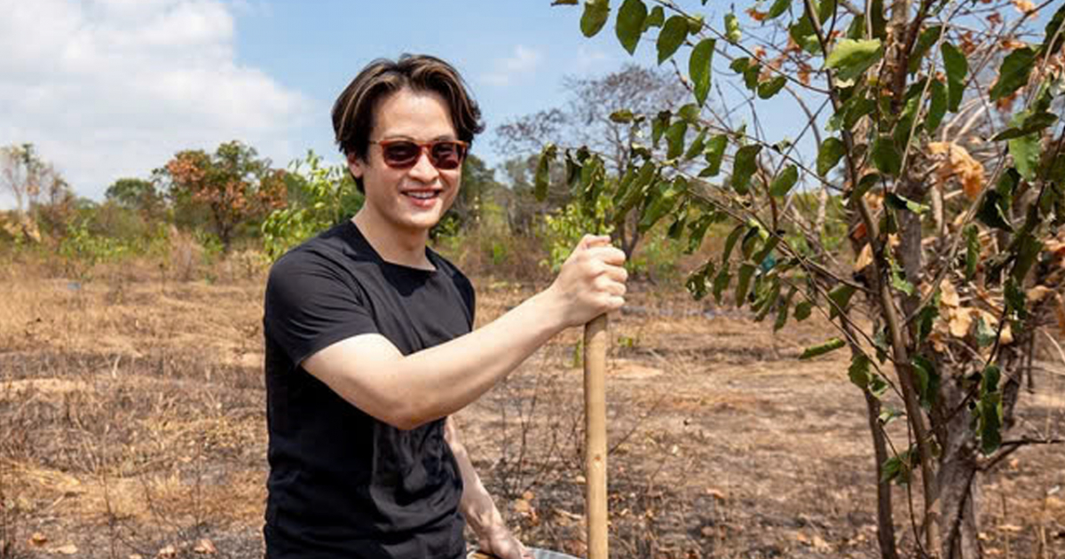 Vì sao check var nam ca sĩ ủng hộ 1 tỷ đồng nhưng không thấy tên?