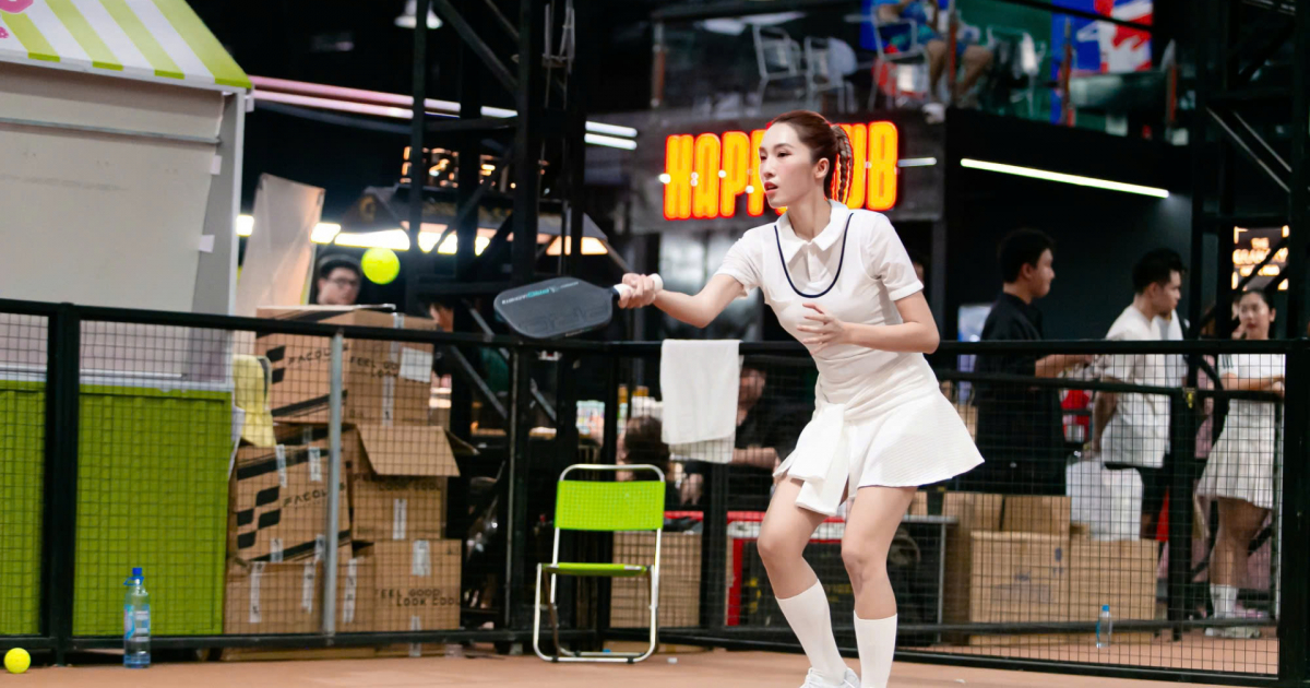 Emily gây bất ngờ khi lọt vào vòng tứ kết giải Pickleball có nhiều sao ...