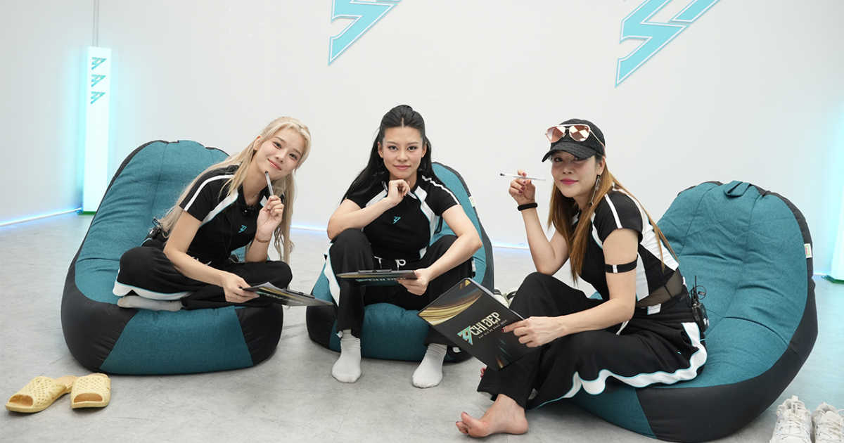 Chị đẹp Thu Phương quyết tâm mời Hoàng Yến Chibi về đội