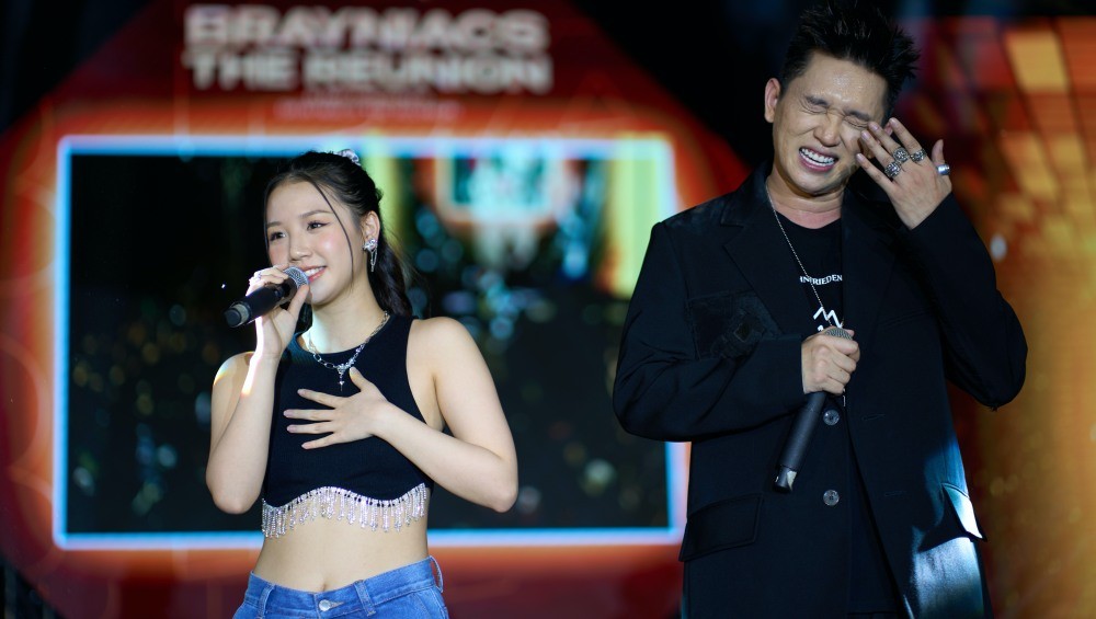 B Ray khoe tài rap live trước hàng trăm khán giả, kết hợp cùng Hoàng ...