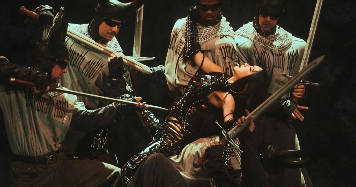 Concert 760 tỉ đồng của Thái Y Lâm bị khiếu nại vì lý do tâm linh